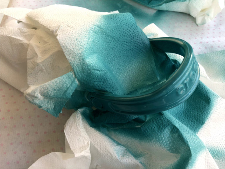 How to paint Crocs with spray paint - Pintyplus